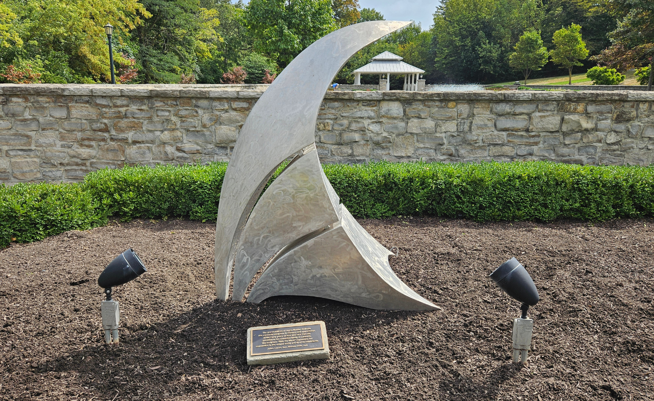 Memorial Garden is special for Tom Mueller - Lakesider News